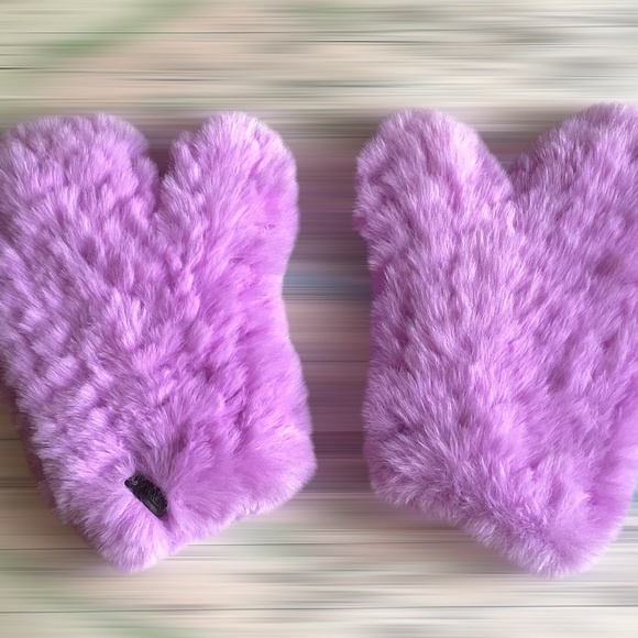 Tom & Eva | Accessories | Tom Eva Lilac Faux Fur Mittens | Poshmark